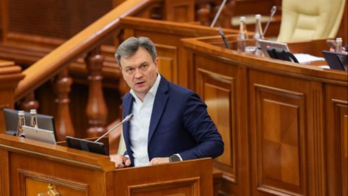 Moțiunea de cenzură a picat, după miezul nopții. Guvernul Recean rămâne ...