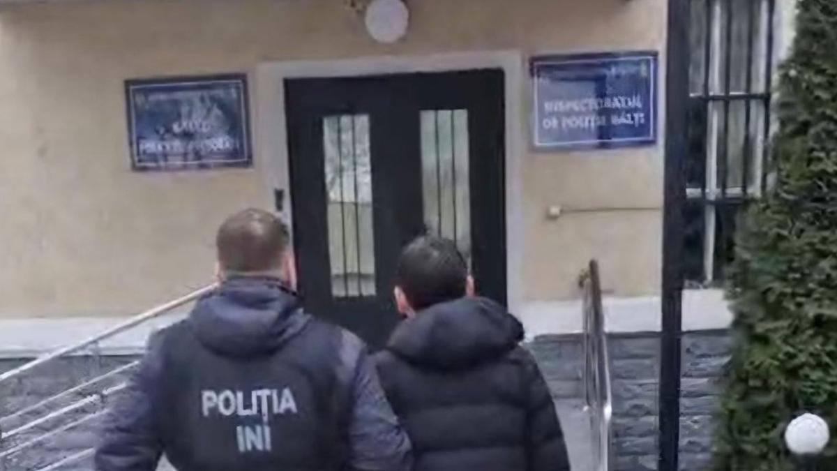 (VIDEO) Femeie șantajată cu poze intime de un pușcăriaș în vârstă de 22 ...