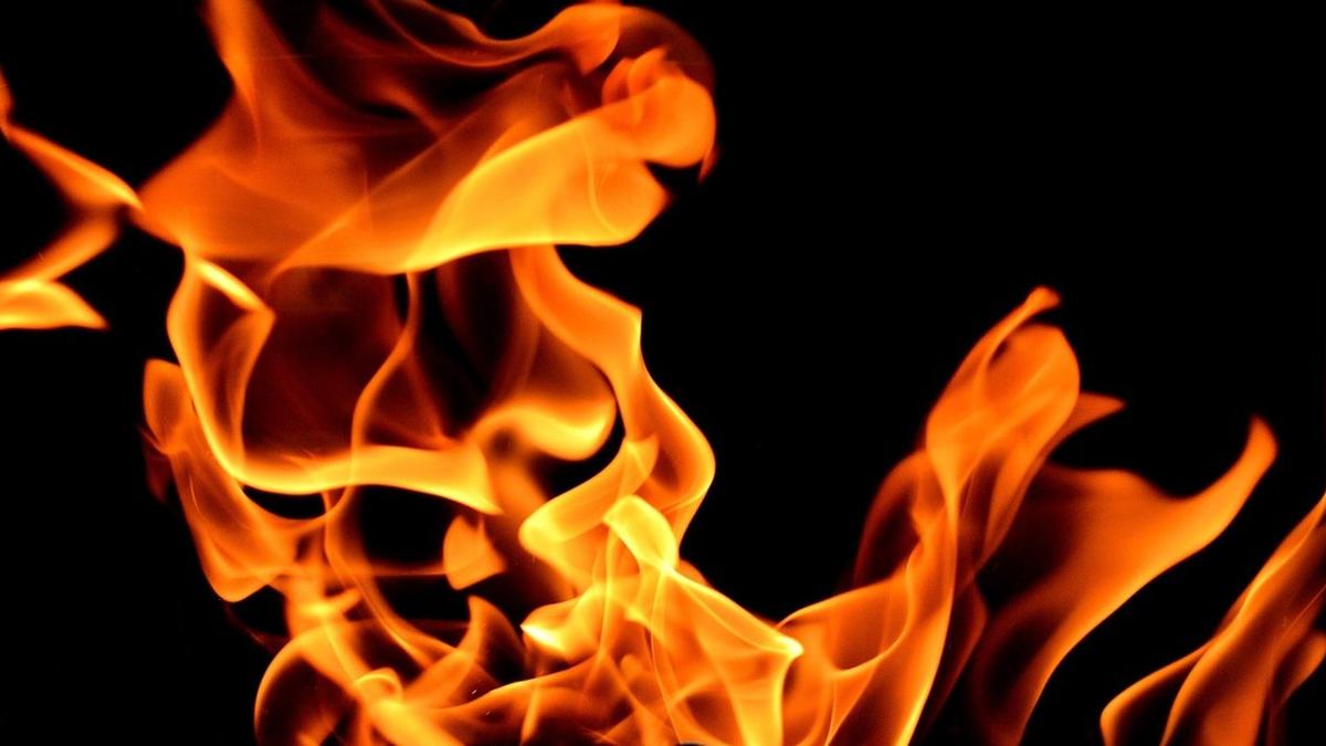 Cadavru carbonizat, găsit într-o casă cuprinsă de flăcări, la Orhei ...