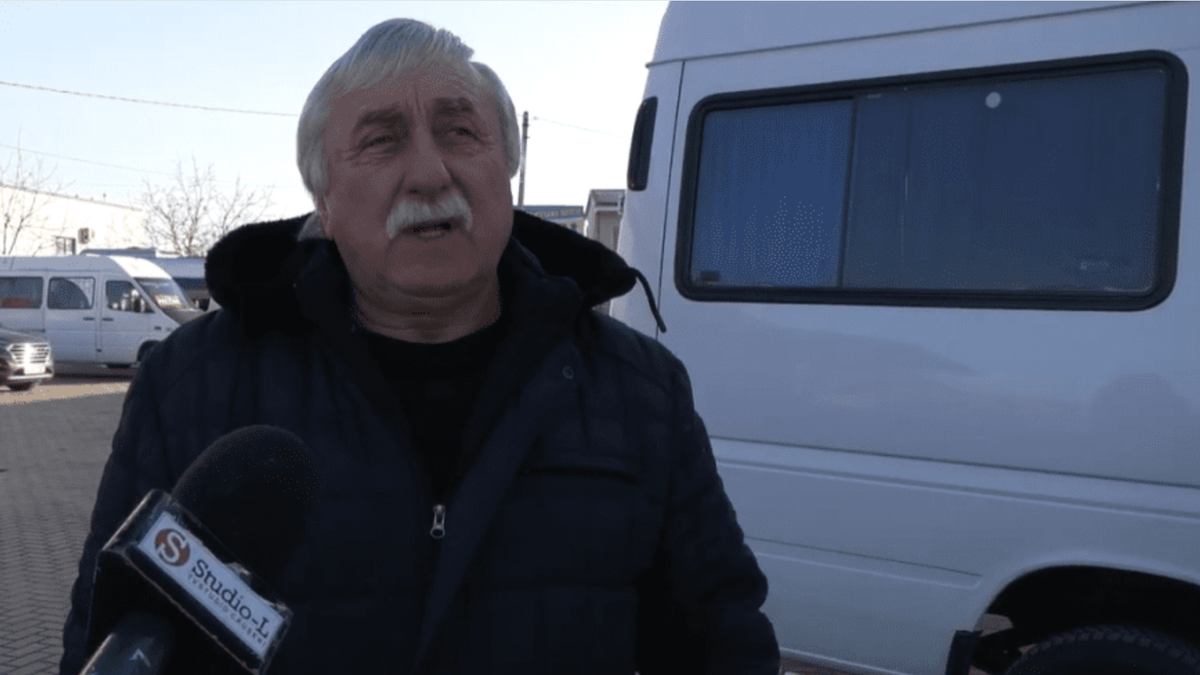 (VIDEO) Şoferul unui microbuz de rută, amendat pentru că a pornit mai ...