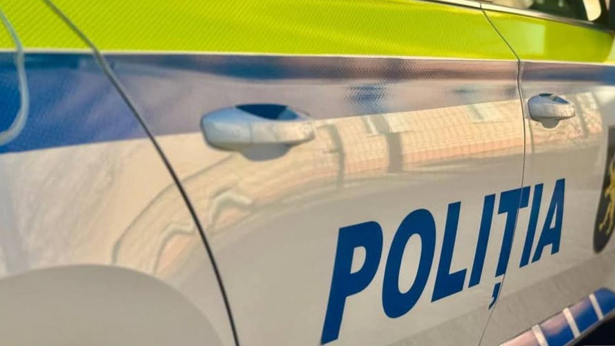 Copil găsit spânzurat în municipiul Chișinău. Mama sa a alertat poliția ...