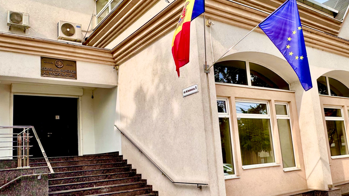 Zece judecători au depus cereri de demisie. CSM se va convoca marți în ...