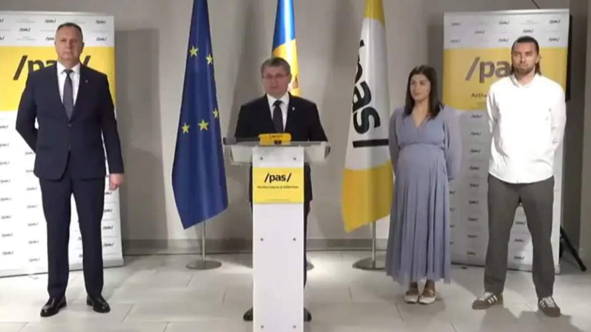 Campioana Anastasia Nichita, rectorul Emil Ceban și fotbalistul Maxim ...