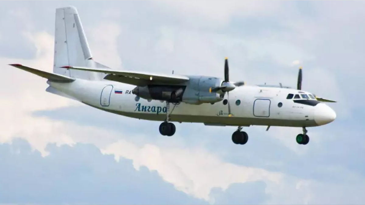 (VIDEO) Un avion cu 49 de persoane la bord s-a prăbușit în Extremul ...