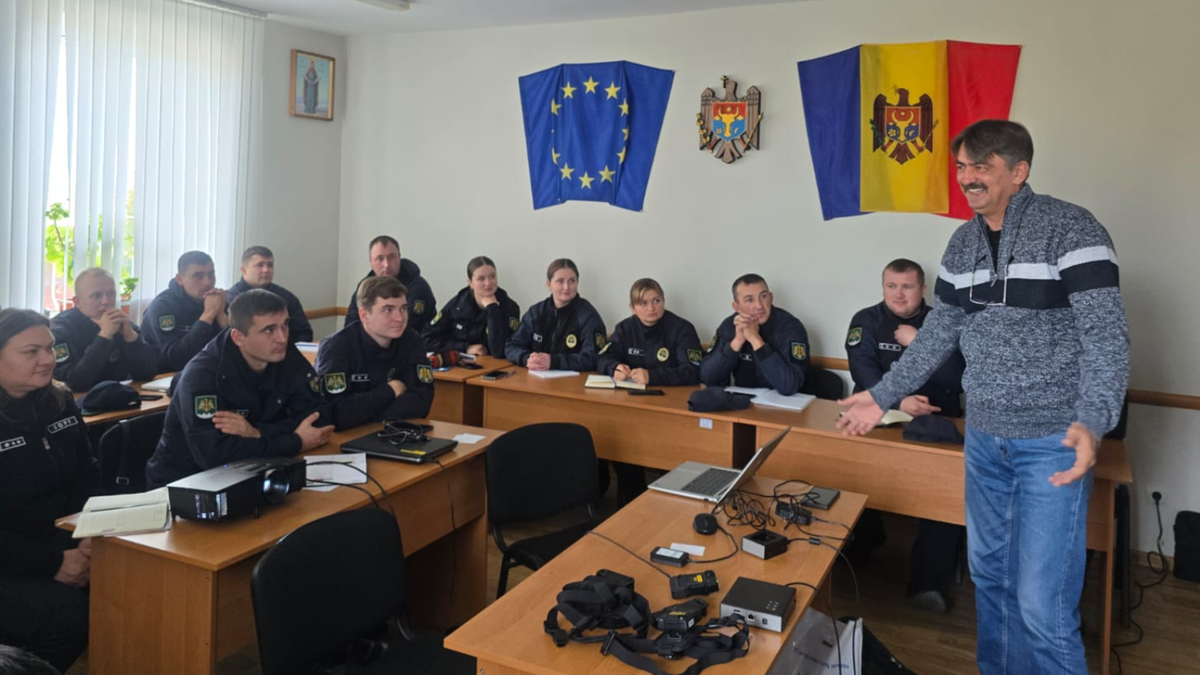 Polițiștii de frontieră instruiți în utilizarea sistemului ...