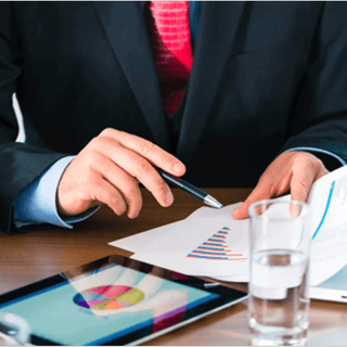 Inspectorii de muncă primesc atribuții extinse, inclusiv suspendarea ...